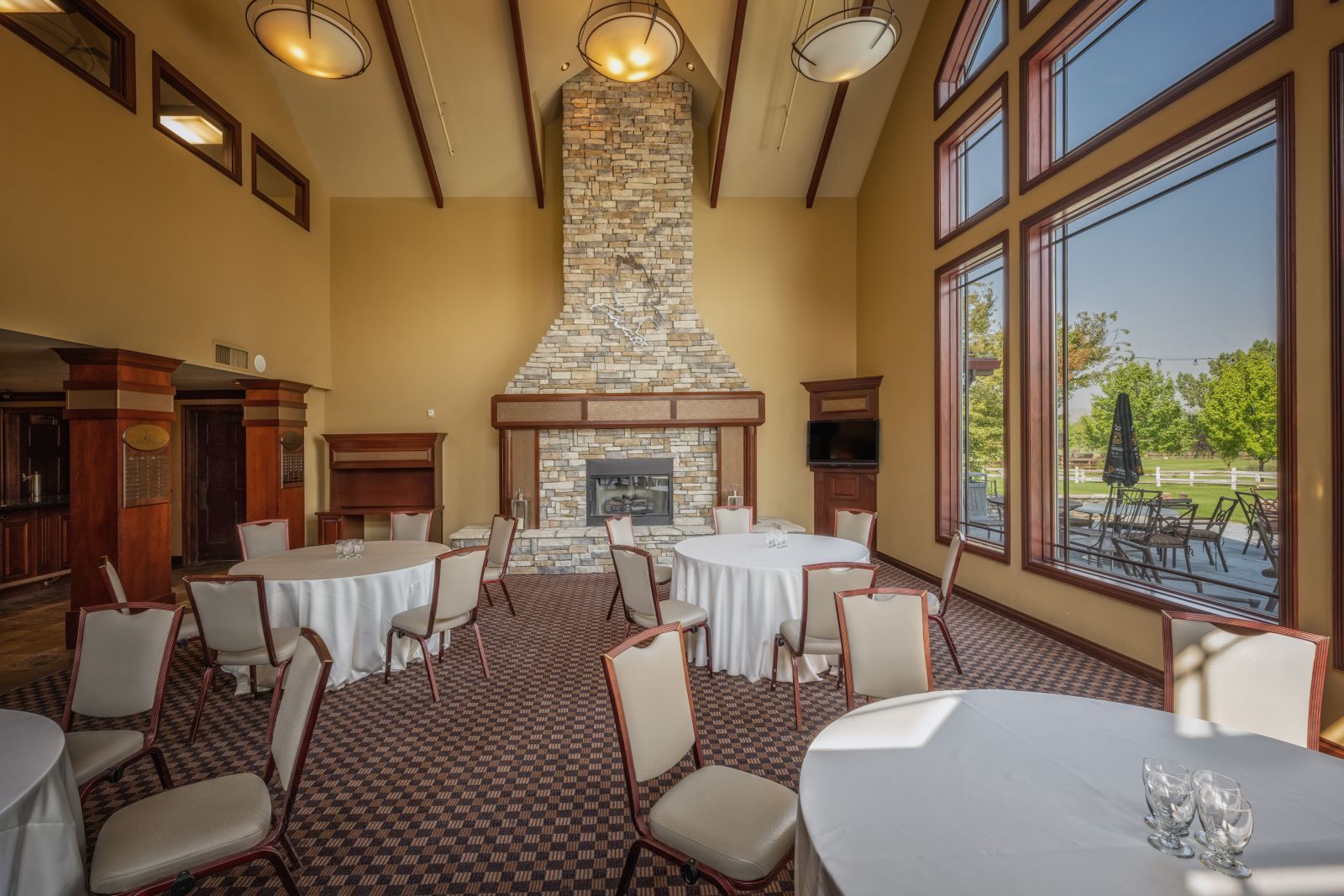 Conferences and Meetings - Red Hawk Golf and Resort - Lakes