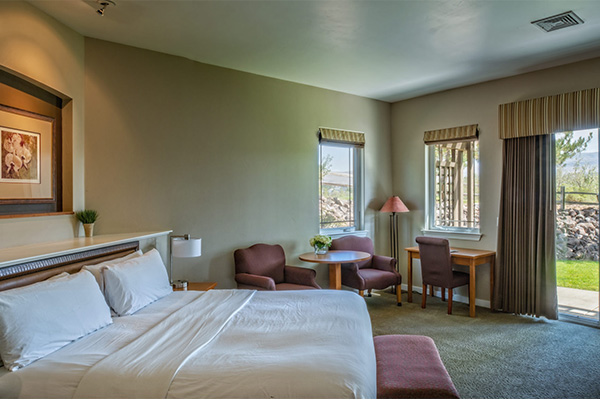 Stay - Red Hawk Golf and Resort